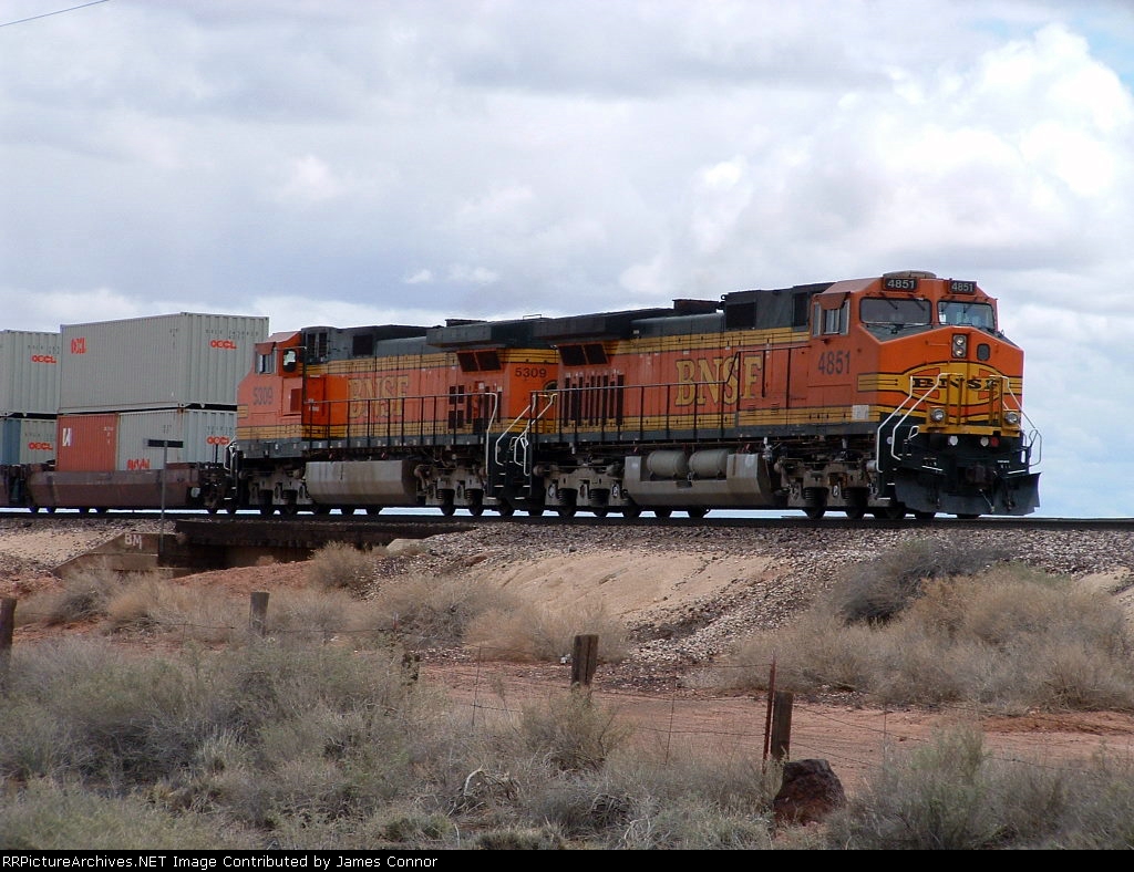 BNSF 4851 in the lead